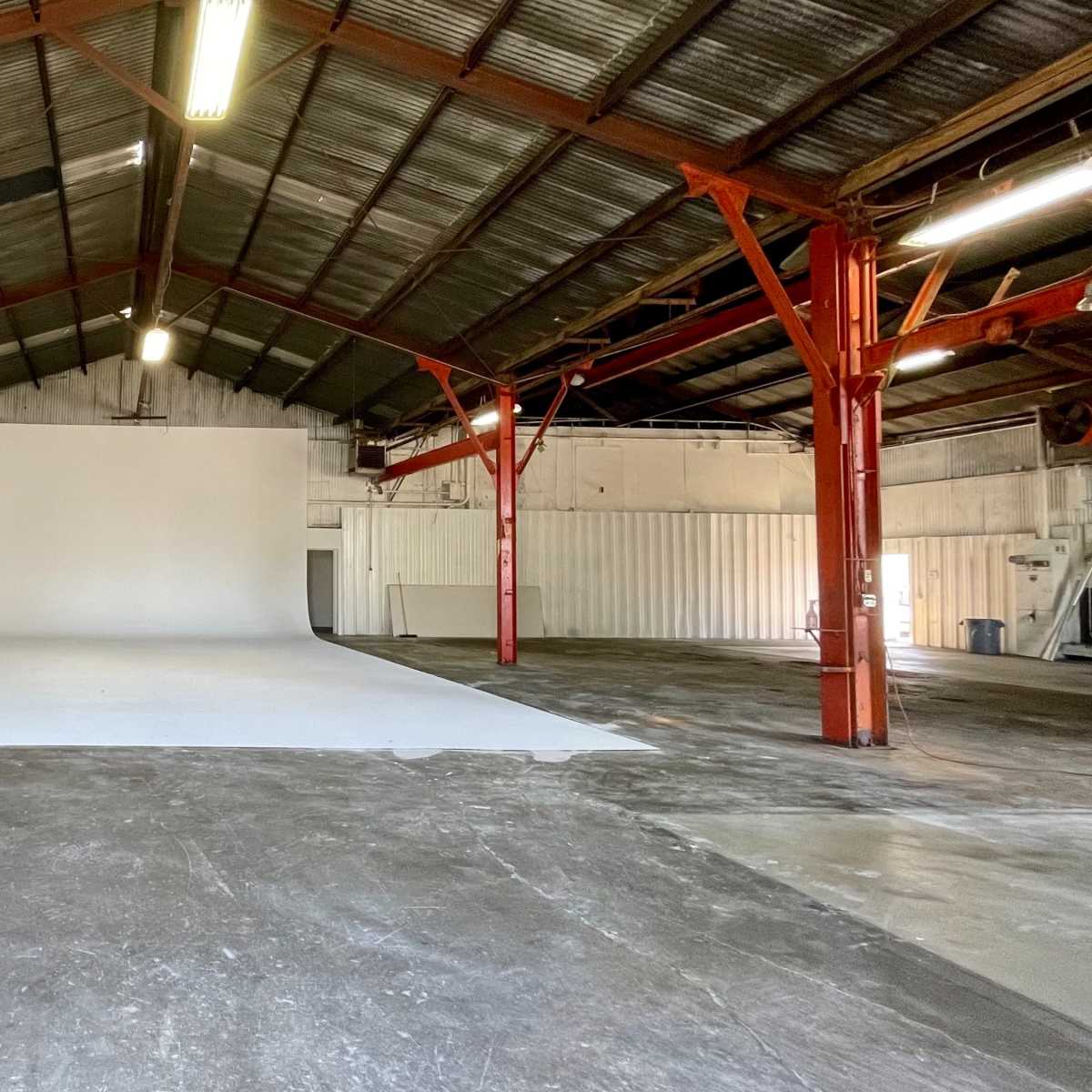 Metal Warehouse + Cyc Studio (Corner Cyc Unit), Compton, CA ...