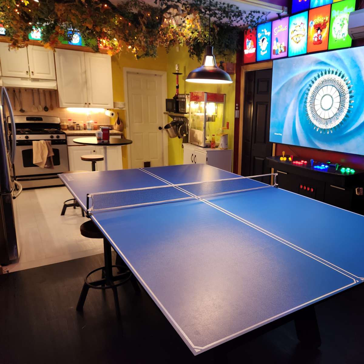 Theater, Entertainment, Retro Arcade, Billard, Ping pong, poker, Games ...