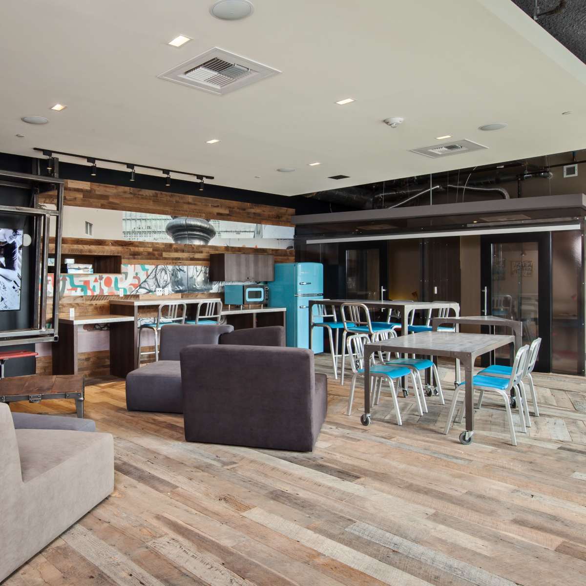 Spacious Lounge in the Heart of SF Perfect for your Next Meeting or ...