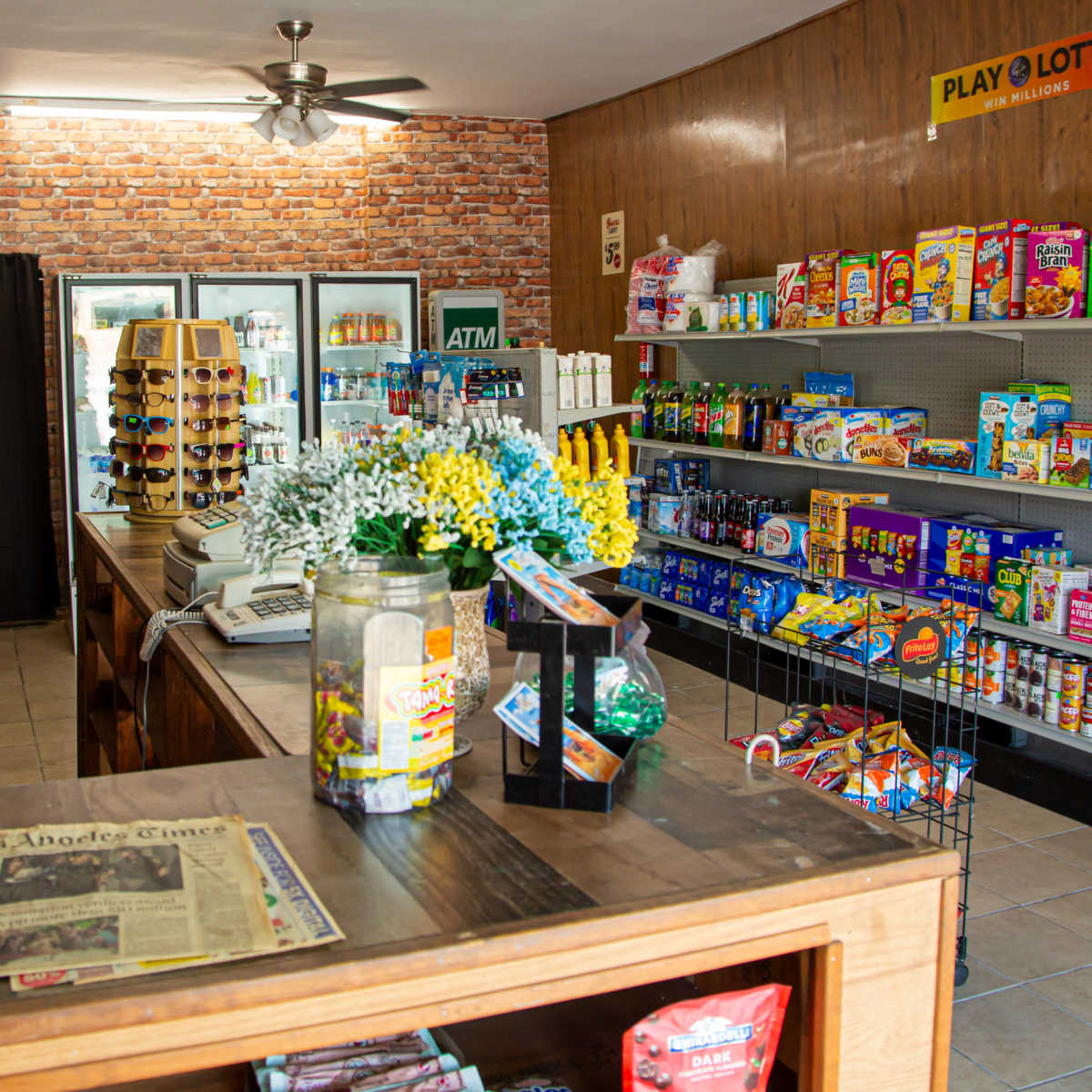 Retro Convenience / Liquor Store Set, North Hollywood, CA | Production ...