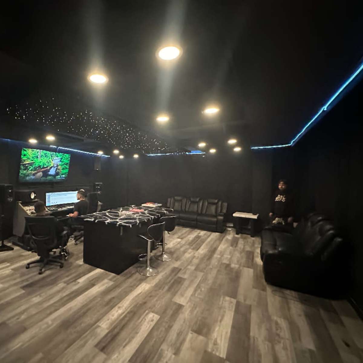 Spacious Luxury Recording Studio with top equipment, Los Angeles, CA ...