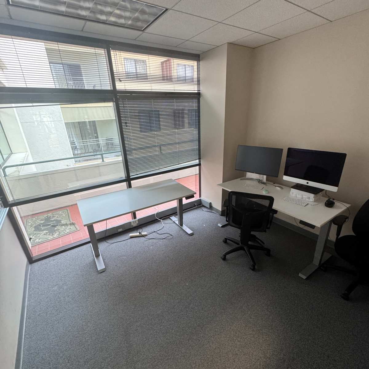3 Desk Office for 3 People, Menlo Park, CA | Off-Site | Peerspace