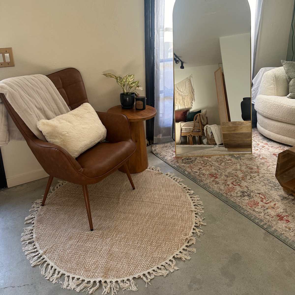 Intimate flex space/ studio 3 minutes from the beach. Very peaceful and ...