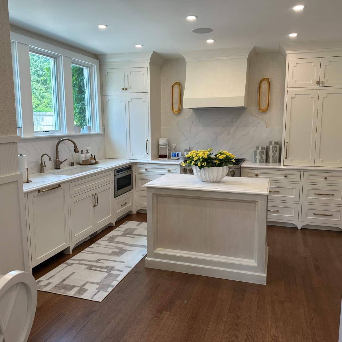 Stately Transitional Home on Milwaukee's East Side, Milwaukee, WI ...