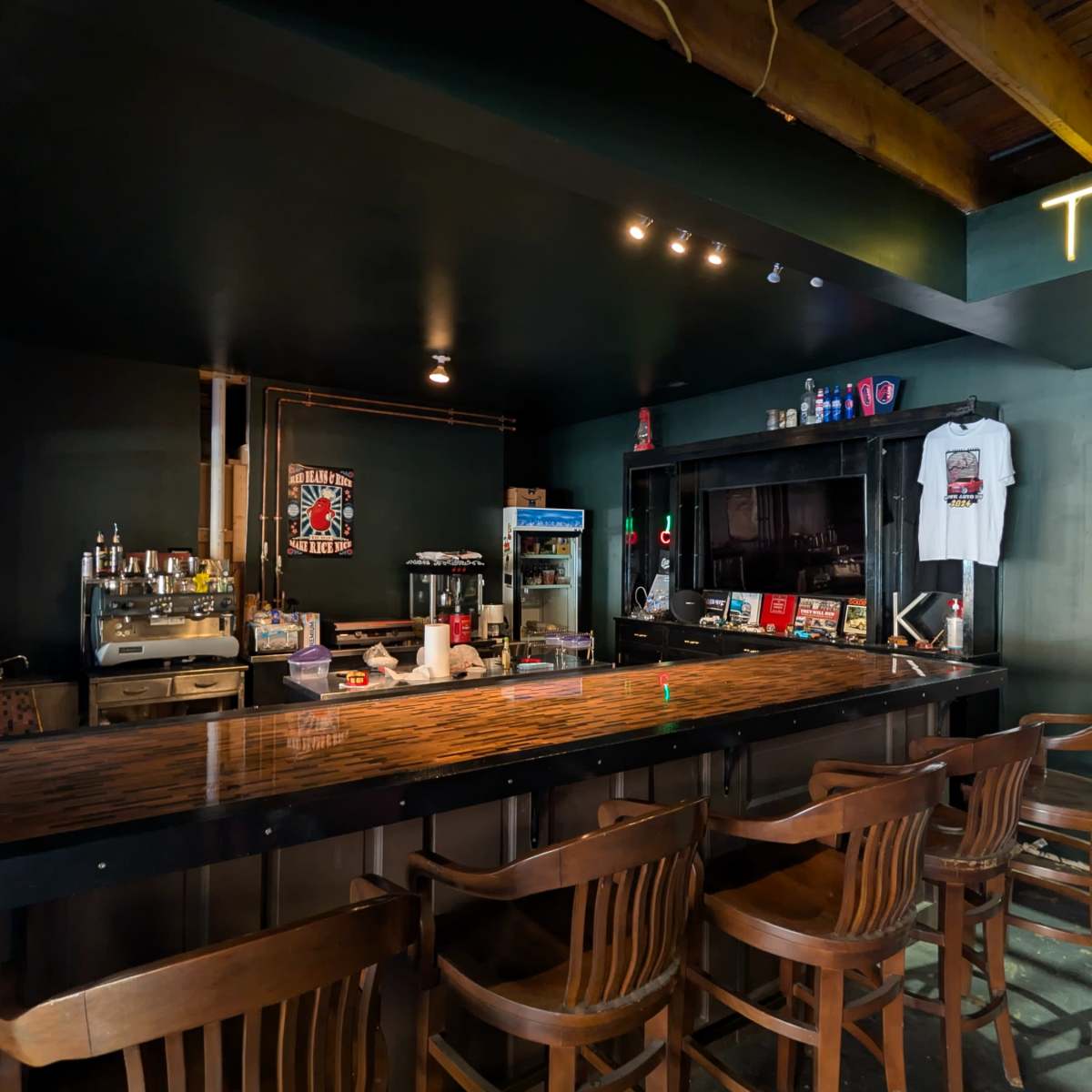 Midtown Cafe & Automotive Gallery, St. Louis, MO | Production | Peerspace