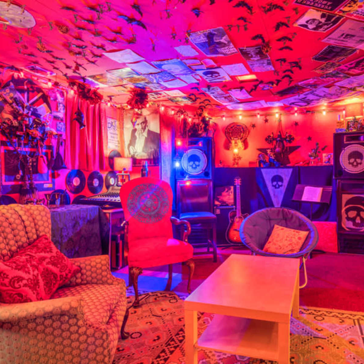 Colorful, Psychedelic Art Bungalow in SE Portland, Portland, OR ...