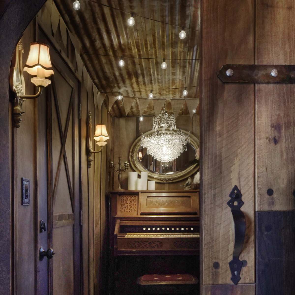 Retro + Vintage + Western + Spooky + Wood Chapel + House, Los Angeles ...