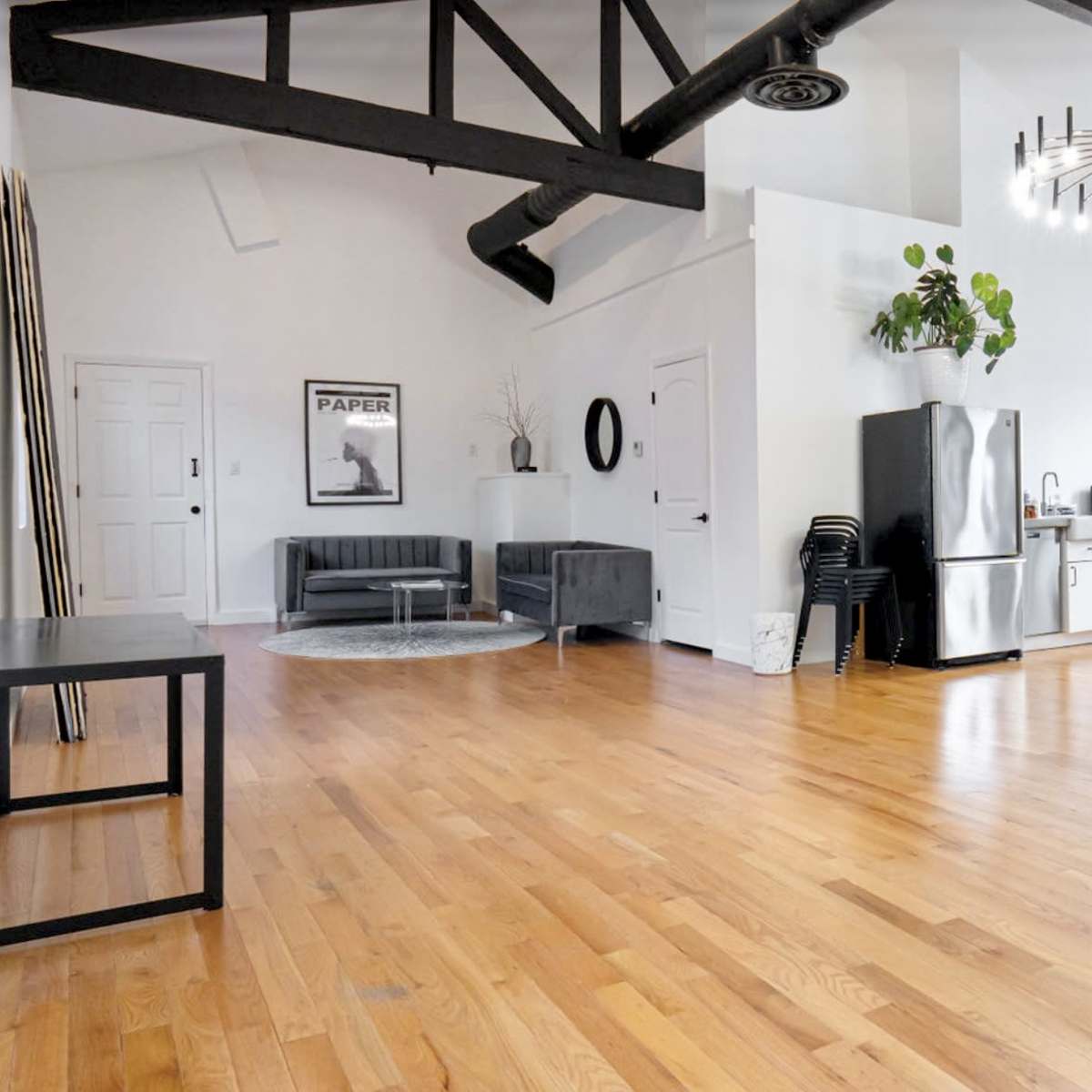 Photo Shoot Studio 1.5 Blocks from Penn Station Newark, Ironbound ...