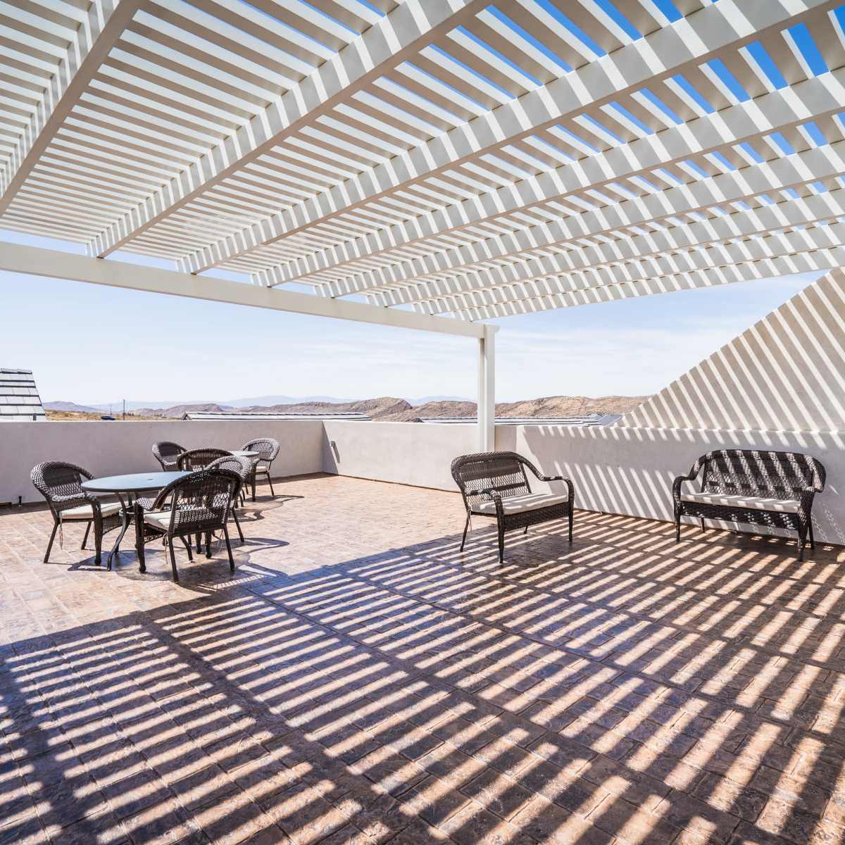 Courtyard, rooftop deck, and large townhome, Hurricane, UT | Production ...