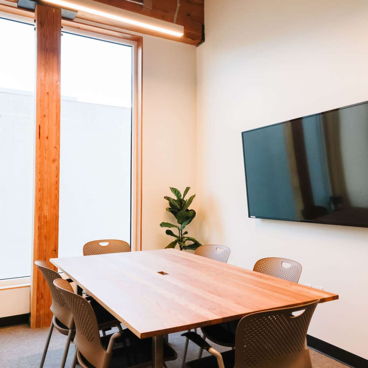 Charming Small Meeting Room with Natural Light, Seattle, WA | Off-Site ...