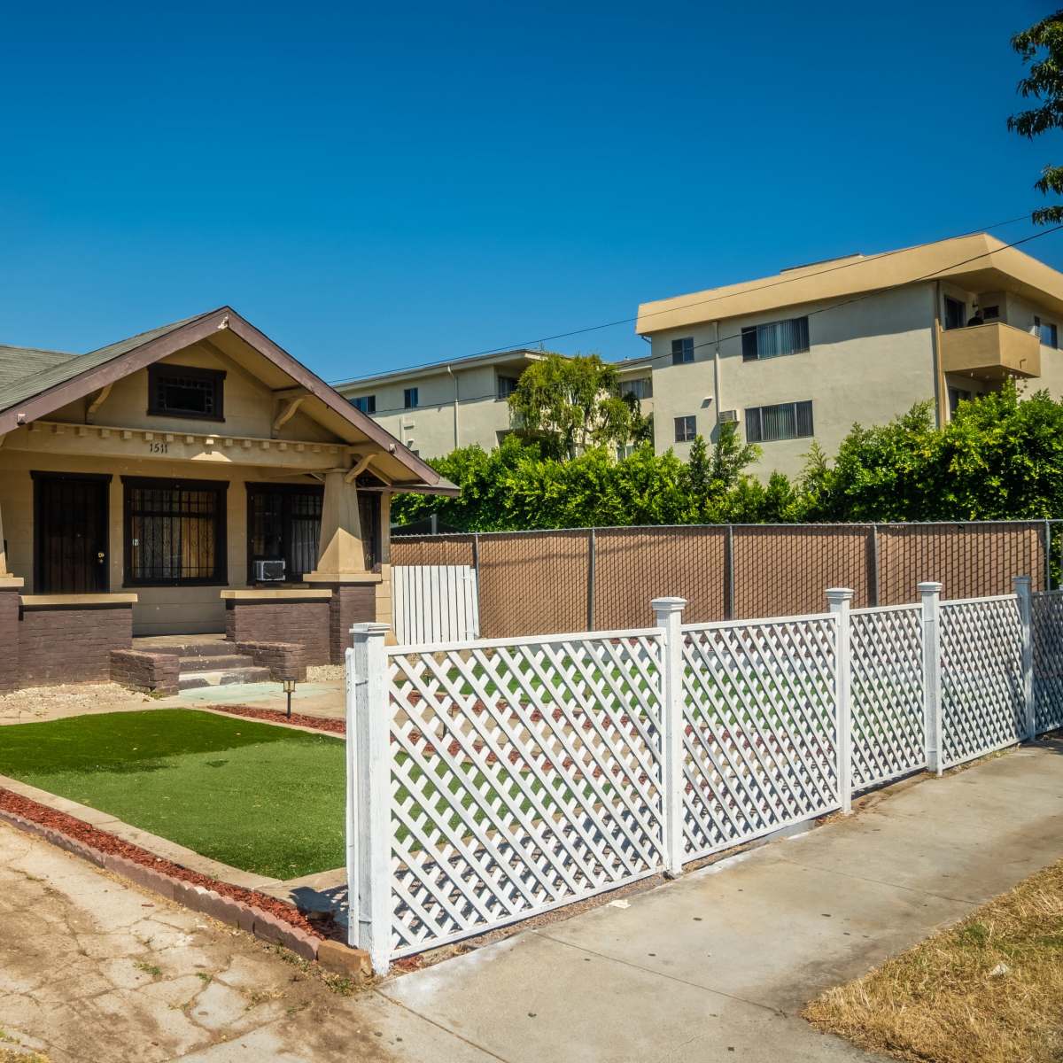 Entire Vintage House | Front Porch, Garage, Los Angeles, CA ...