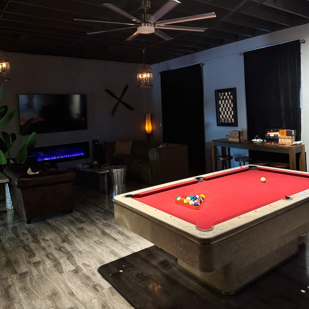 Downtown exclusive smoking lounge and billiards, Inglewood, CA ...