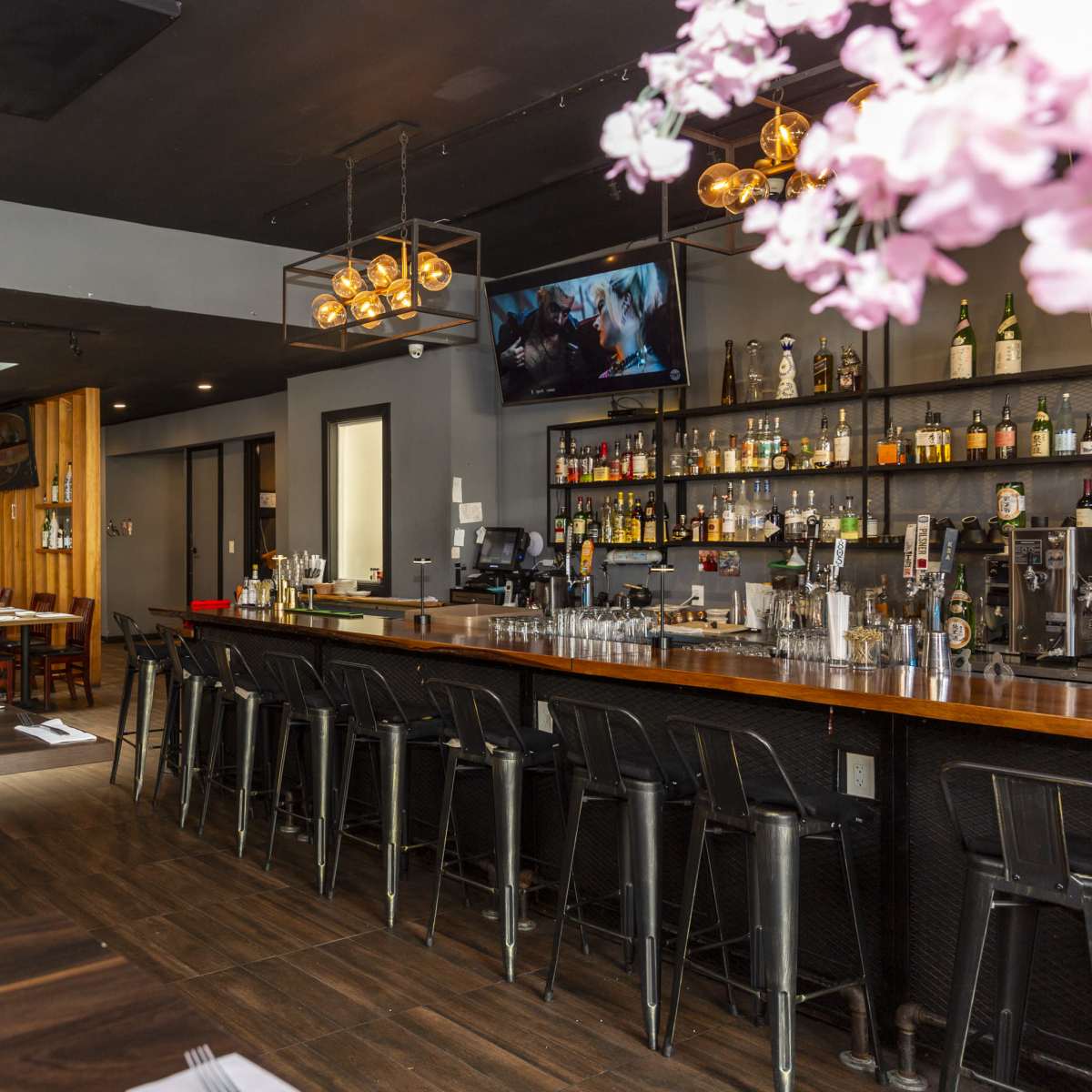 Hidden Gem: Chic Bar & Outdoor Space in the Richmond Disctrict, San ...