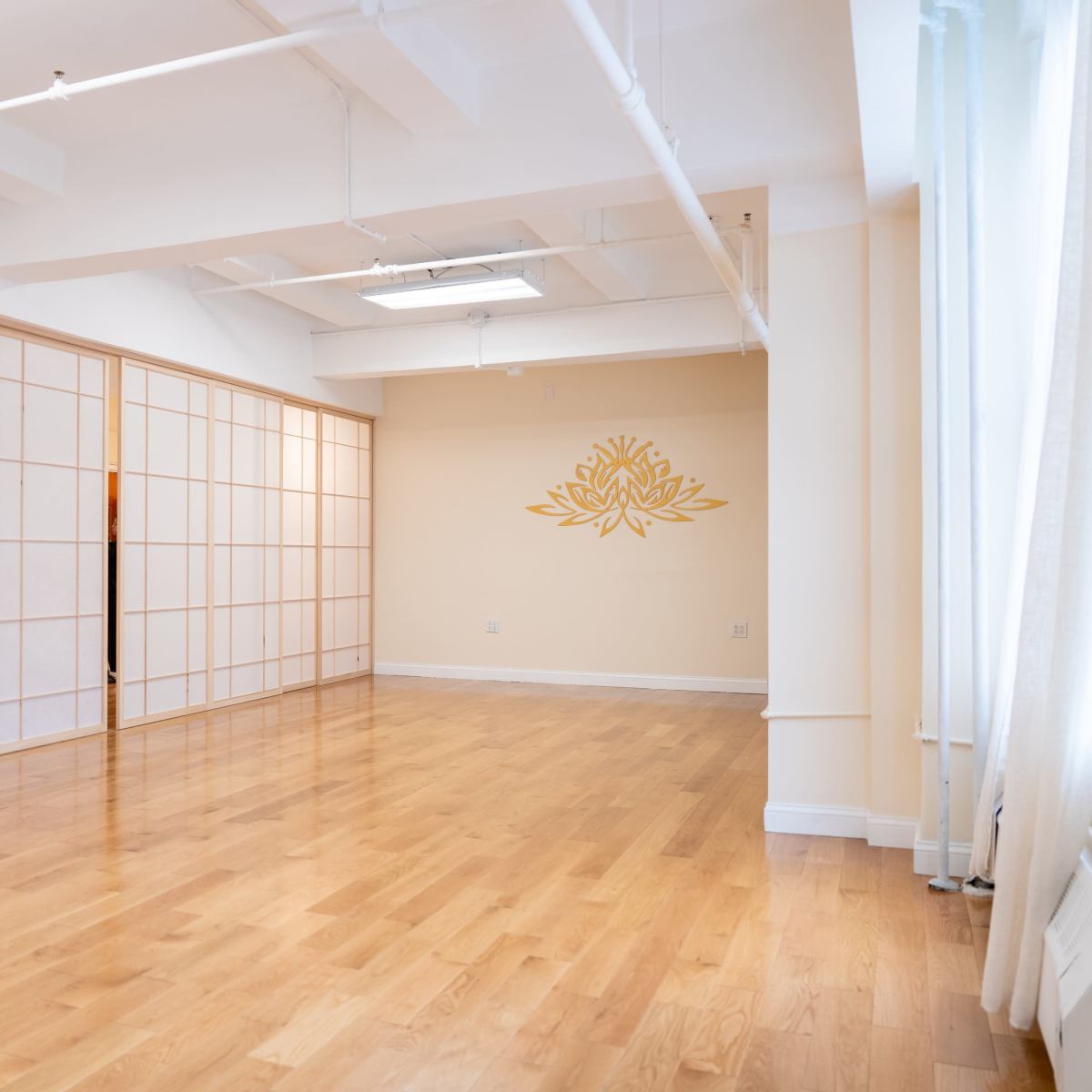 Bright & Airy Production Studio in Chelsea, New York, NY | Production ...