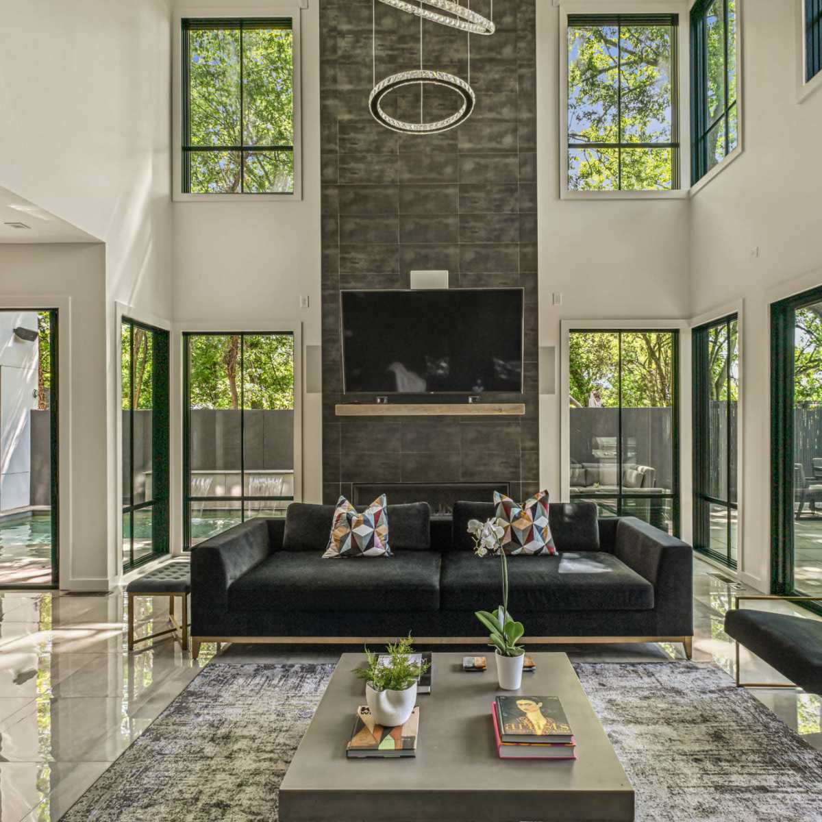 Midtown Modern Showpiece, Atlanta, GA | Production | Peerspace