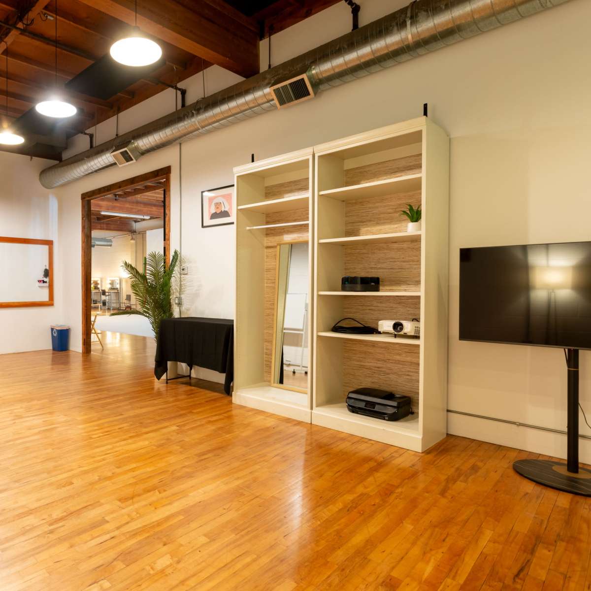 VIP Conference Room, Los Angeles, CA | Off-Site | Peerspace