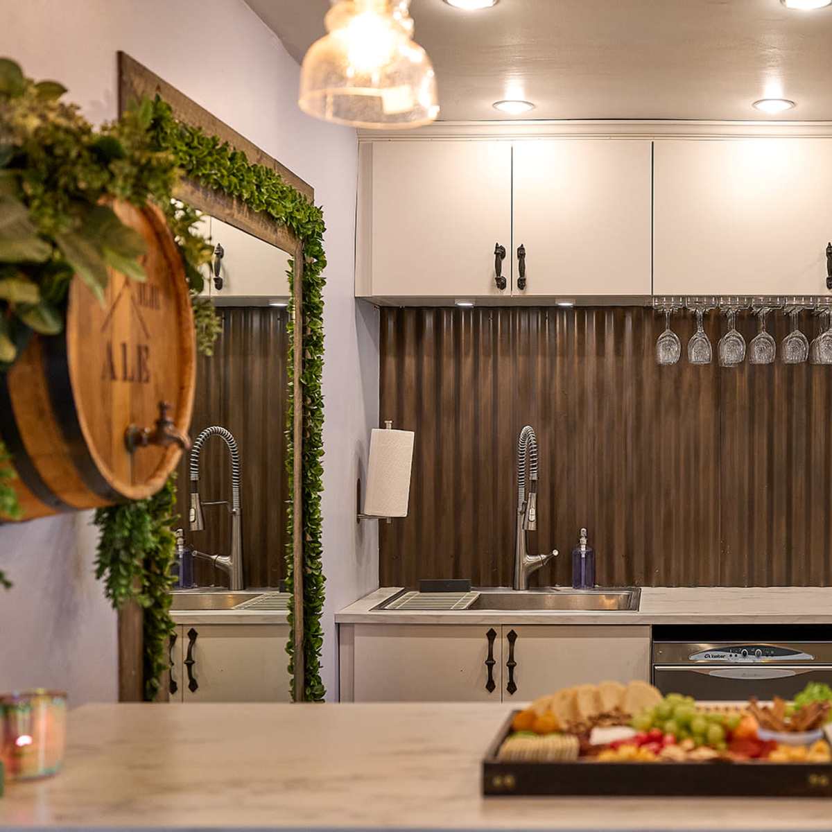 Pretty Garden Vibes Space with Patio for Showers and Parties, Burbank ...