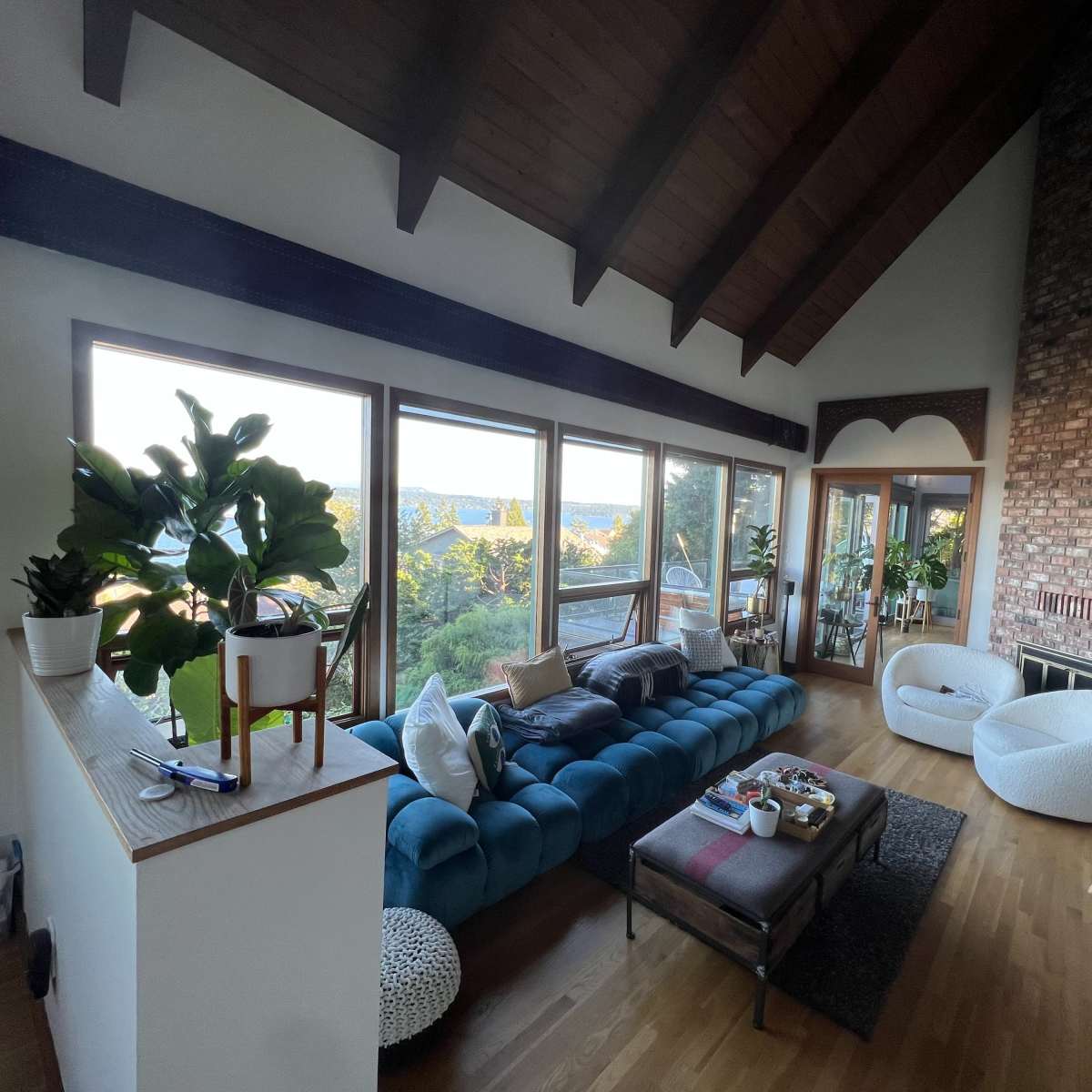 Expansive classic PNW-style home with 180-degree views of Lake ...