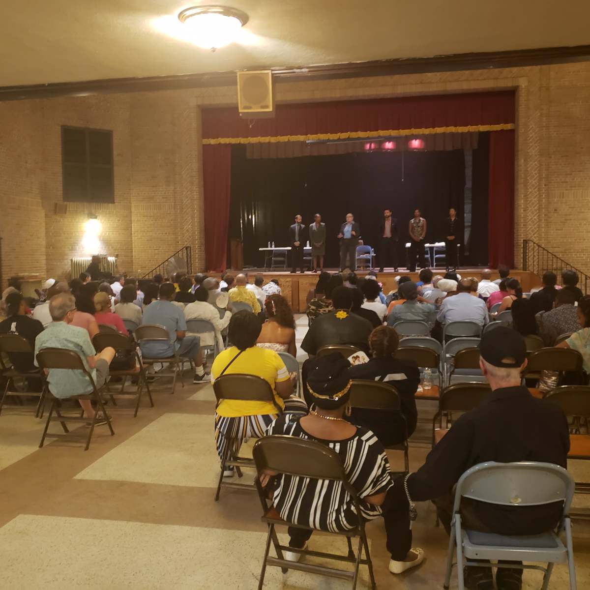 Take Center Stage in Beverly/Morgan Park! Auditorium with flexible ...