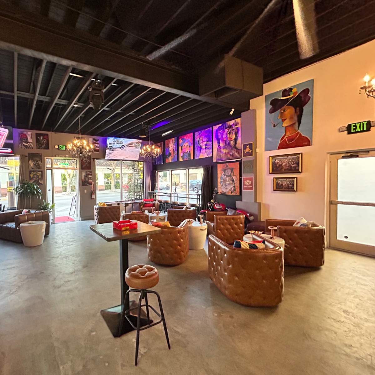 Funky Cafe + Tobacco Shop, Miami, FL | Production | Peerspace