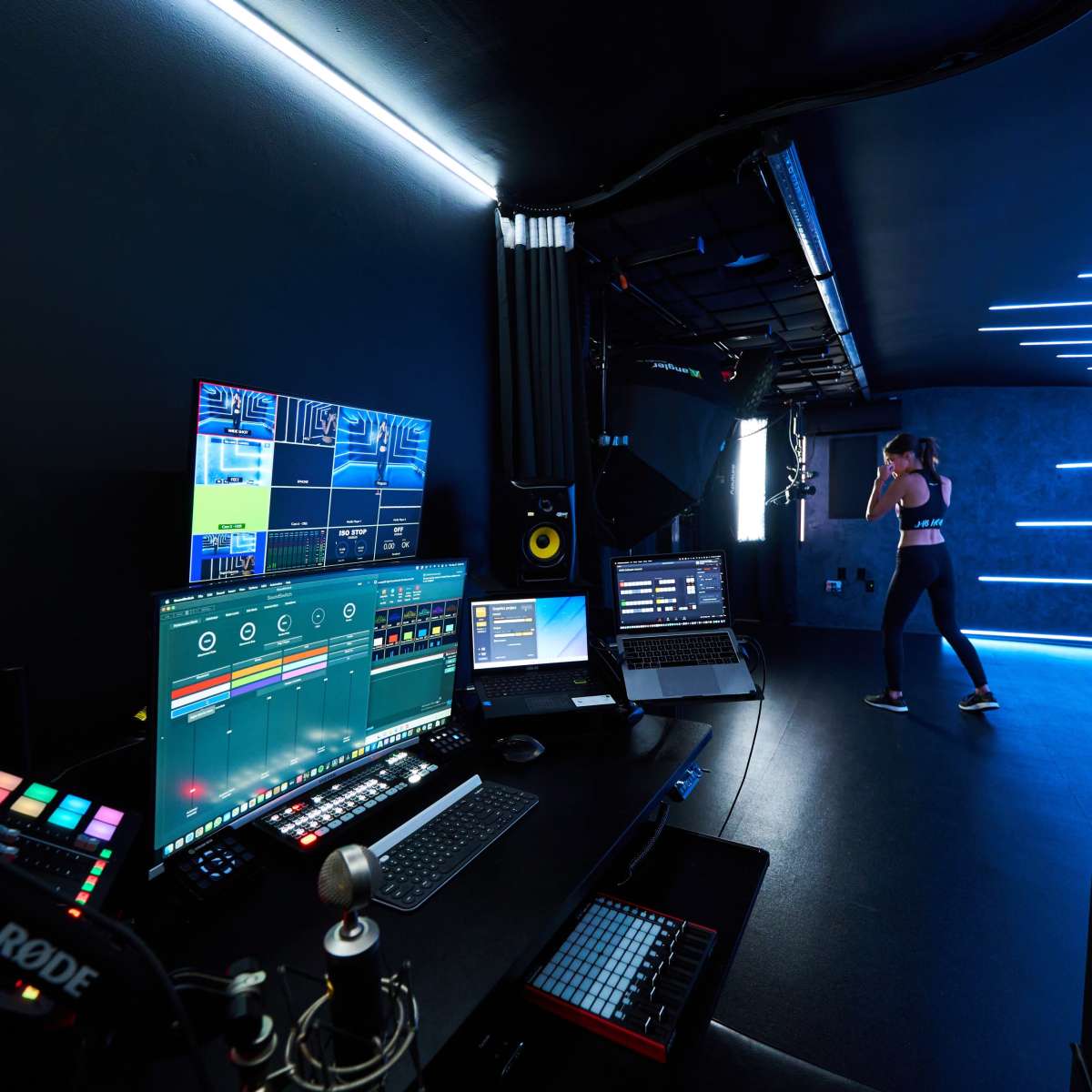 Multi-Cam Full Production House - Photo/Video Studio - Equip. Included ...