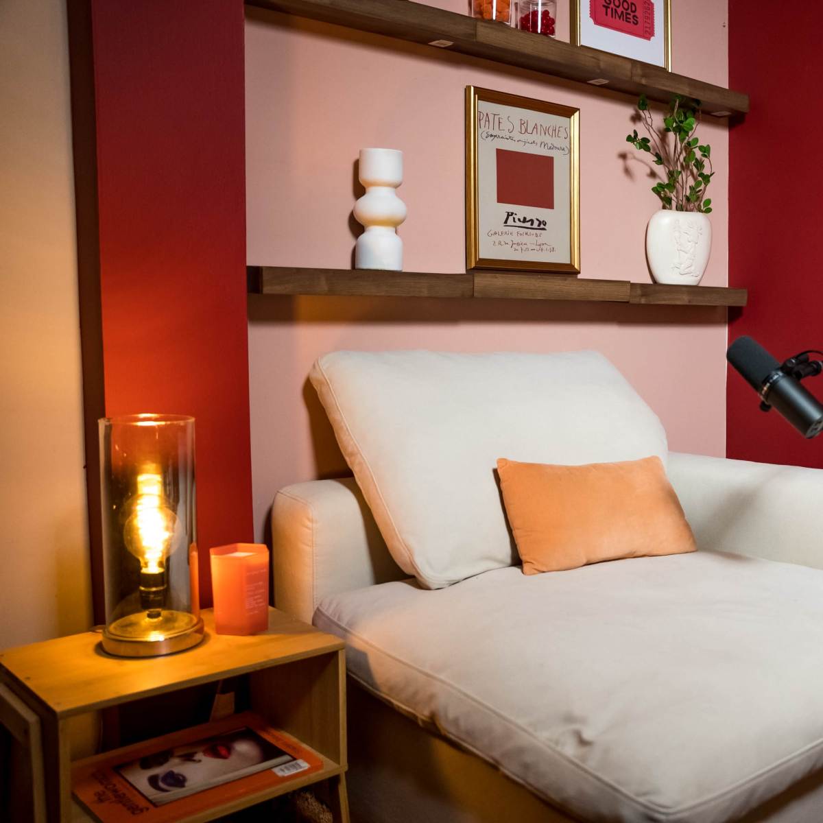Pre-Lit Cozy Podcast Recording Studio- Burbank / Podcast Space ...