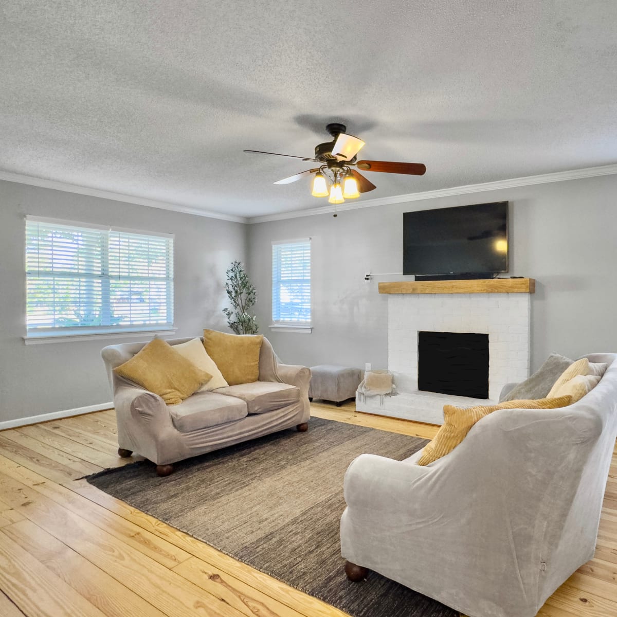 Spacious suburbs home with game room and large backyard, North ...