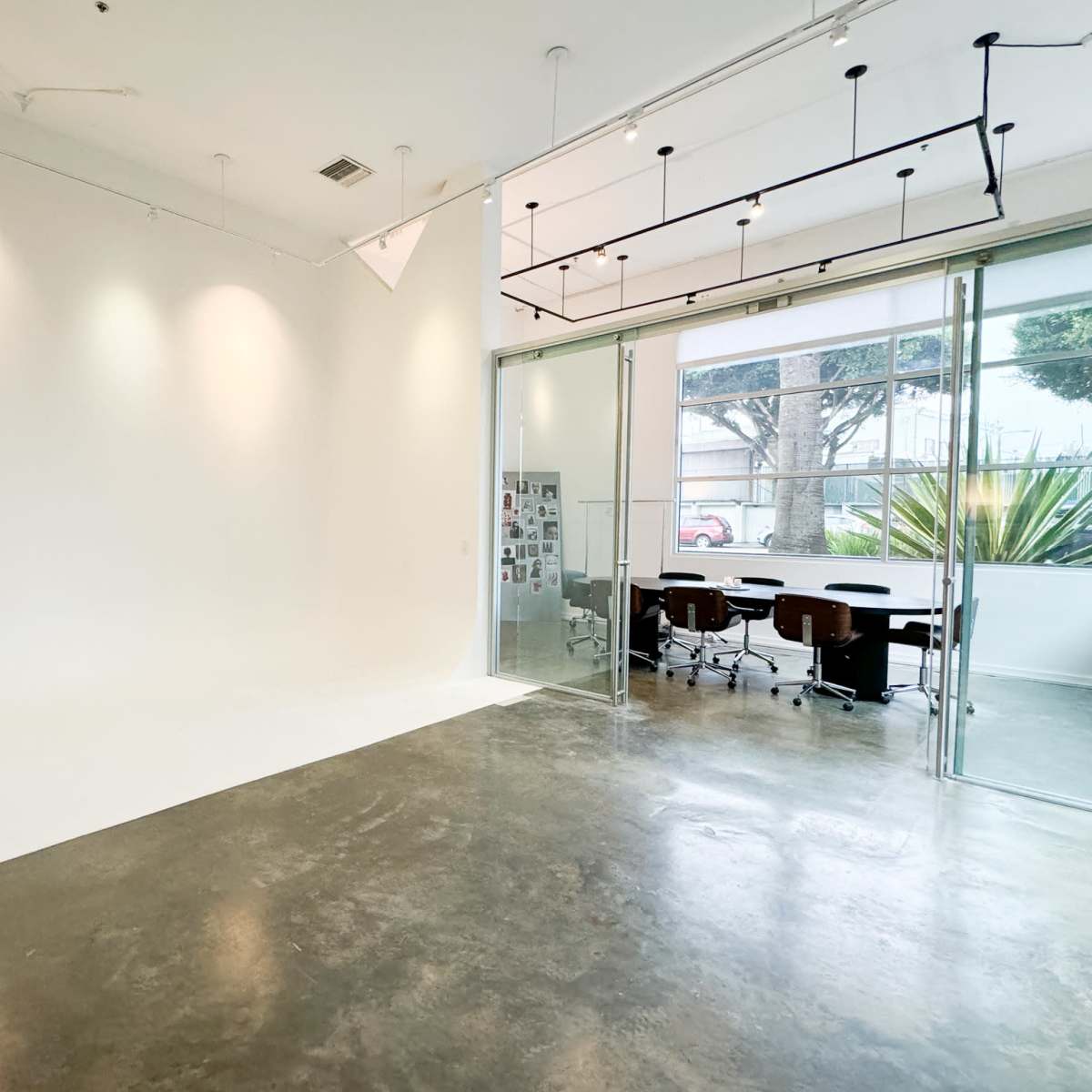 Venice Photo Studio with Beautiful Natural Light and Double Cyc Wall ...