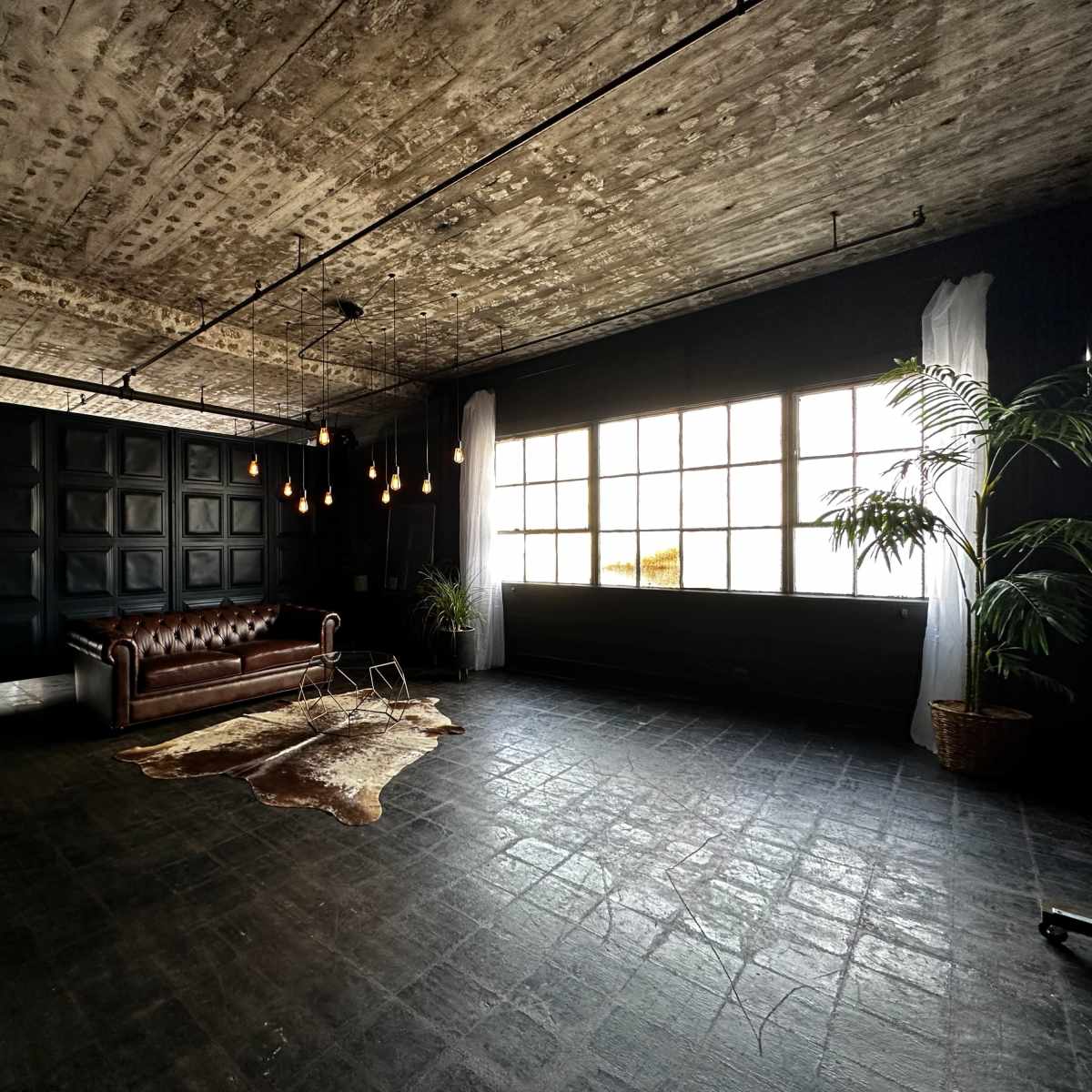 Moody & Industrial SODO Penthouse Studio, Seattle, WA | Production ...