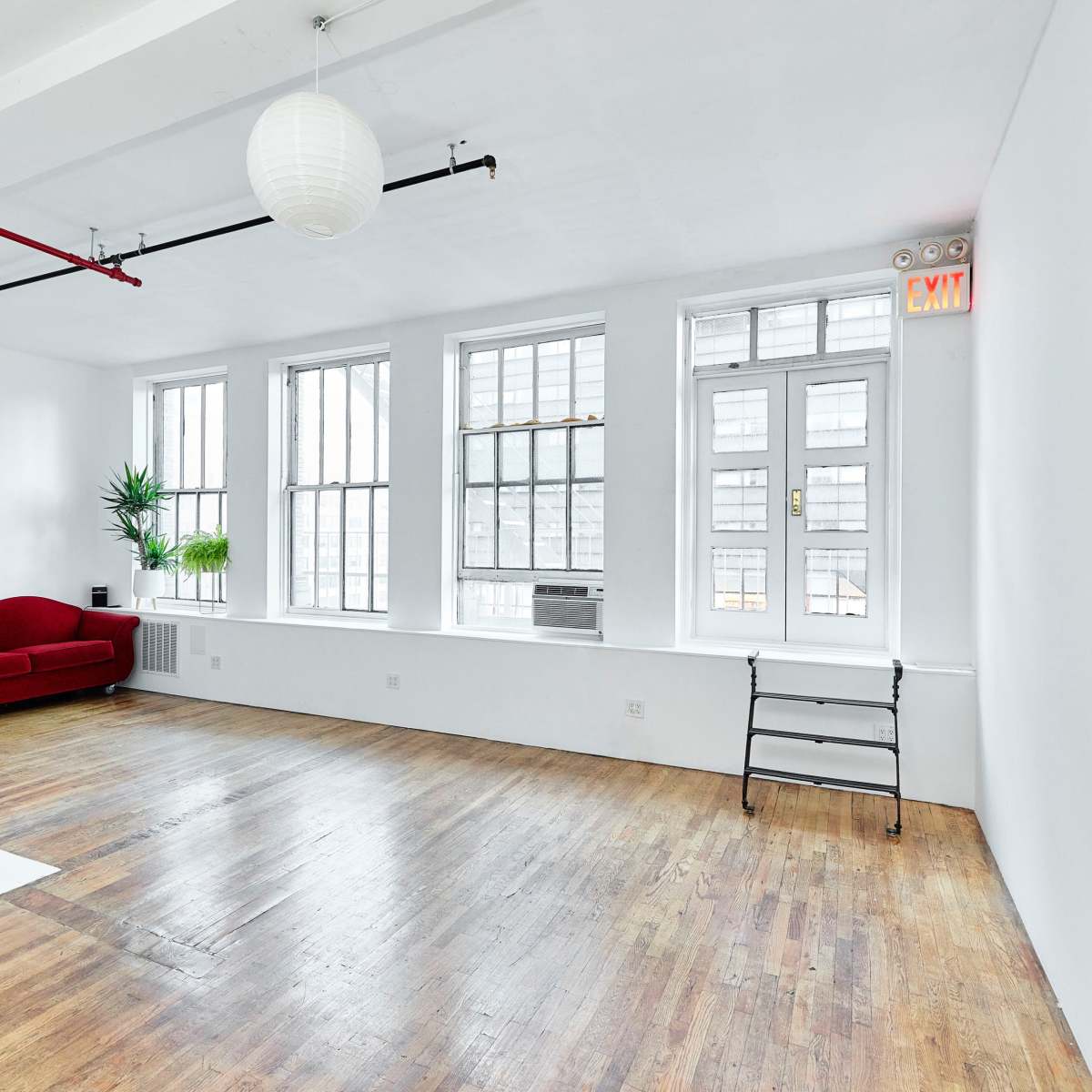 Dakota Studio | 5th Avenue Studio with Pristine Shoot-in Kitchen and Bathroom Sets, New York, NY ...