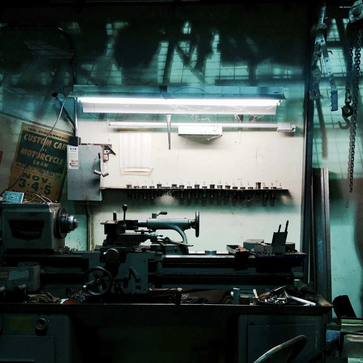 Auto Garage/Machine Shop, North Hollywood, CA | Production | Peerspace