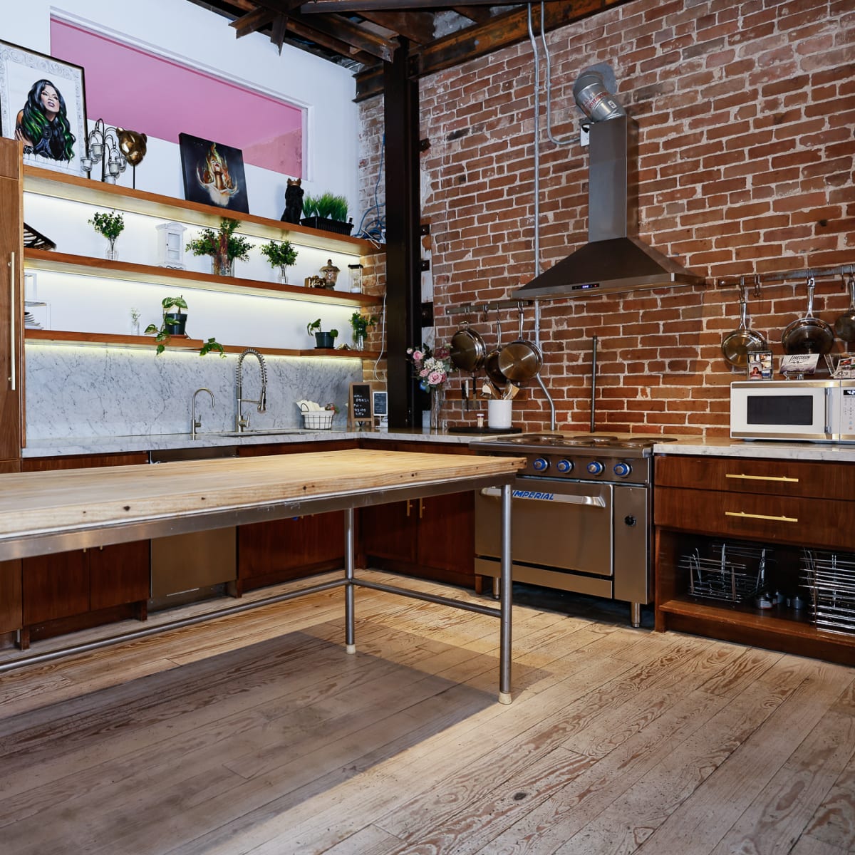 The Nellie Rose | Downtown Modern-Industrial Loft with Natural Light ...