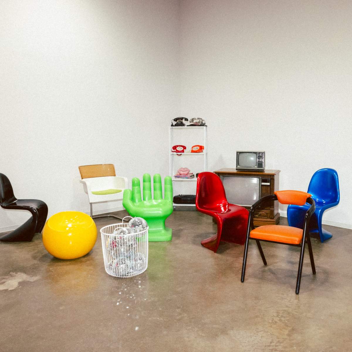 Vibrant Retro meets Modern Dallas Photography Studio and Creative Space ...