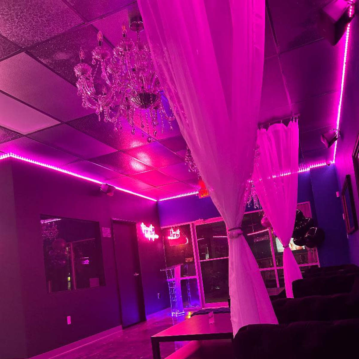 Welcome to Krave Hookah Lounge, Las Vegas' premier upscale karaoke and hookah destination ...