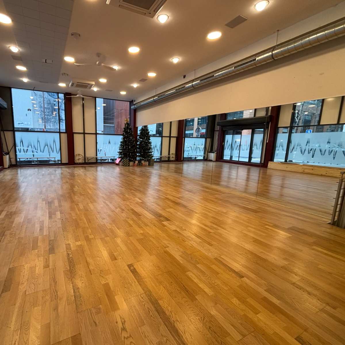 Grande salle de danse avec parquet, PARIS | Off-Site | Peerspace