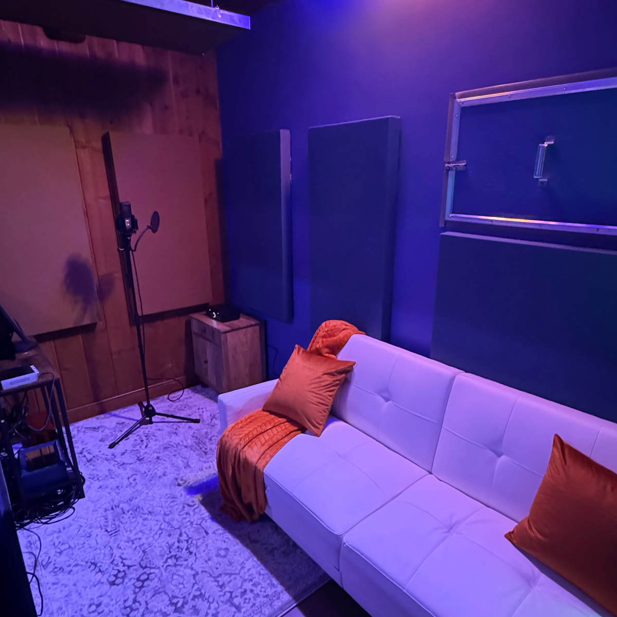 Music Recording Studio in the Heart of Melrose Avenue, Los Angeles, CA ...