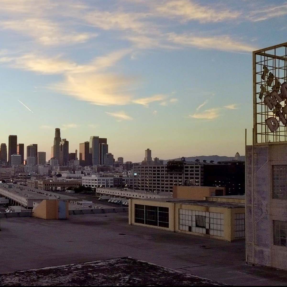 Massive 55,000sqft Rooftop w/ Uninterrupted View of the DTLA Skyline ...