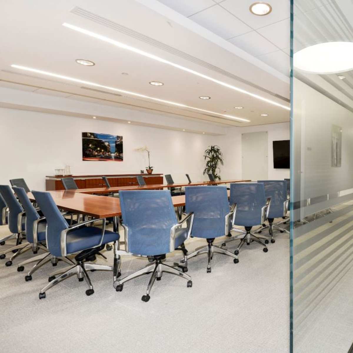 Large Conference/Training Room in Reston - Simon Room, Reston, VA | Off ...