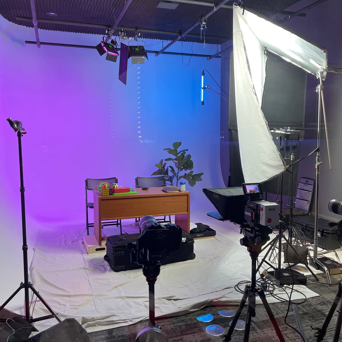 Modern 2 Wall White Cyc Studio/ Soundstage, Houston, TX | Production ...