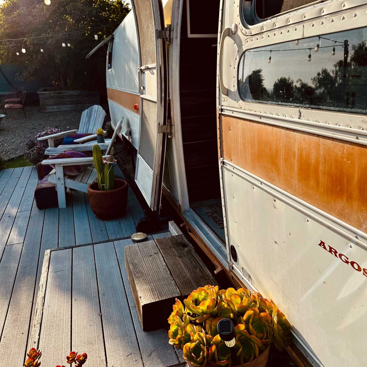 Bright Beachy Renovated 1978 Airstream., Malibu, CA | Production ...