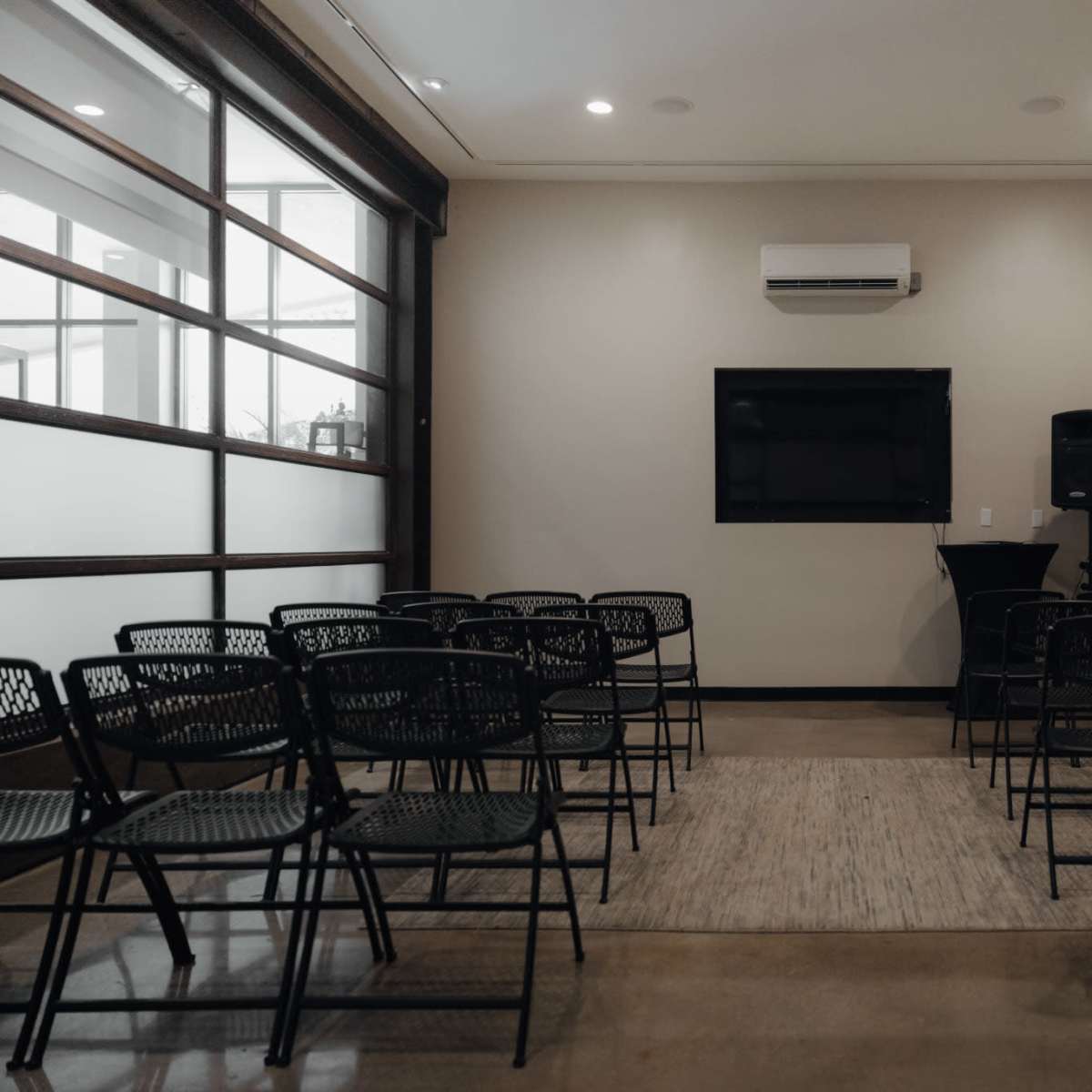 Minimalistic Classroom, Whittier, CA | Event | Peerspace