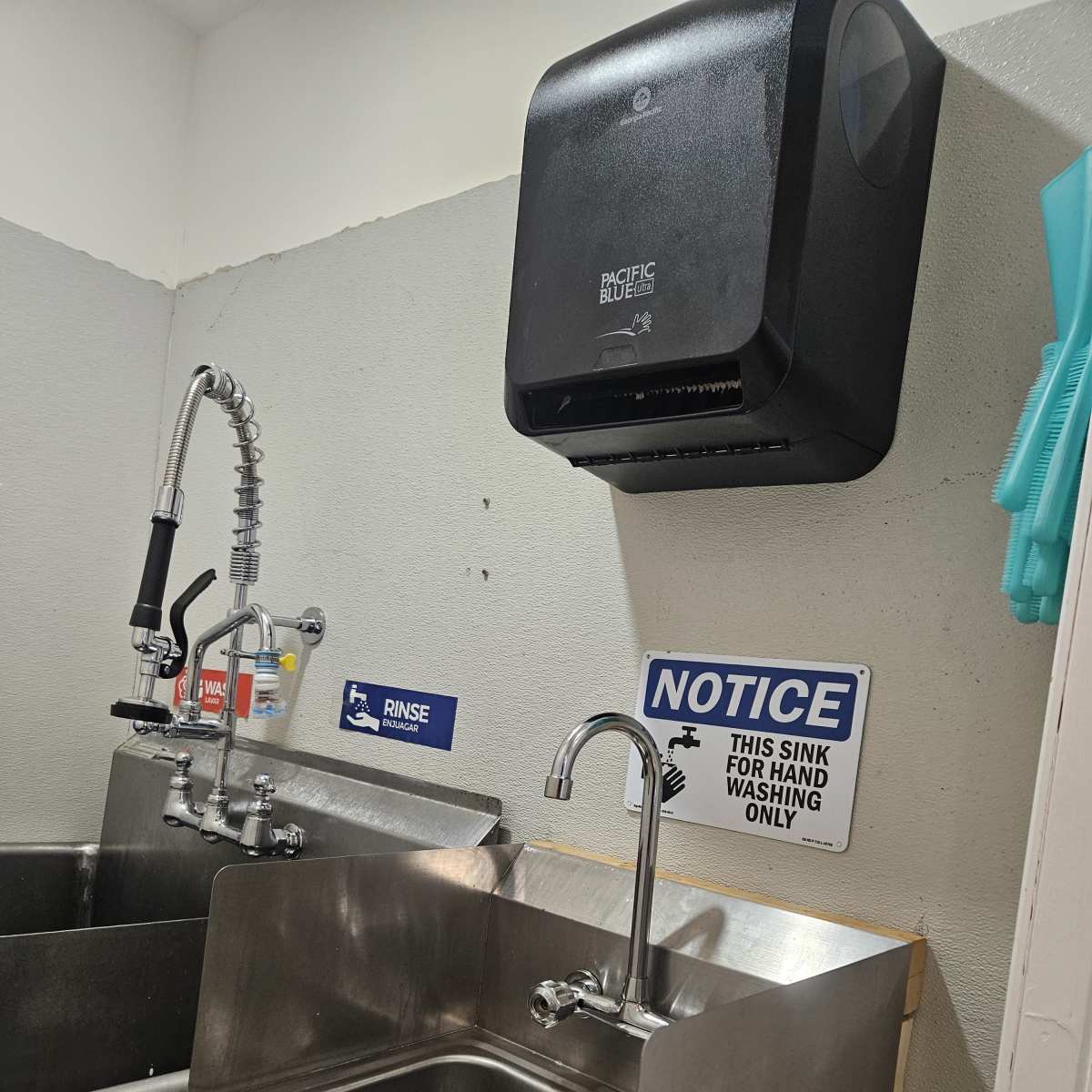 Private and Roomy Commercial Kitchen Space, Ridgewood, NY | Production ...