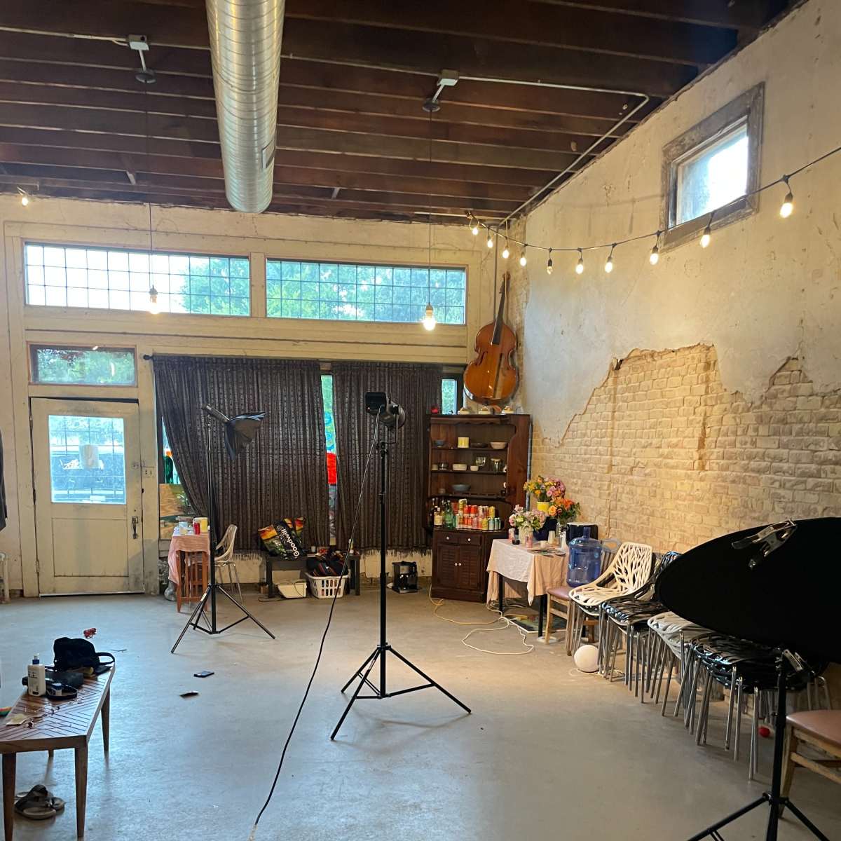 Industrial-style studio with high ceilings in the heart of downtown ...