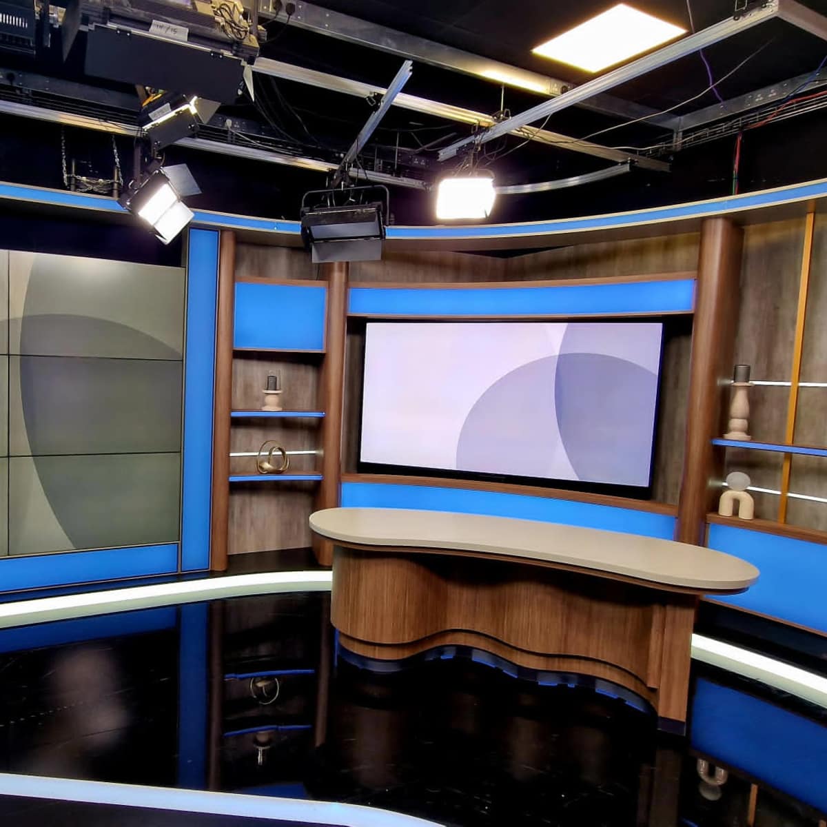 Broadcast and tv studio london 1, London | Production | Peerspace