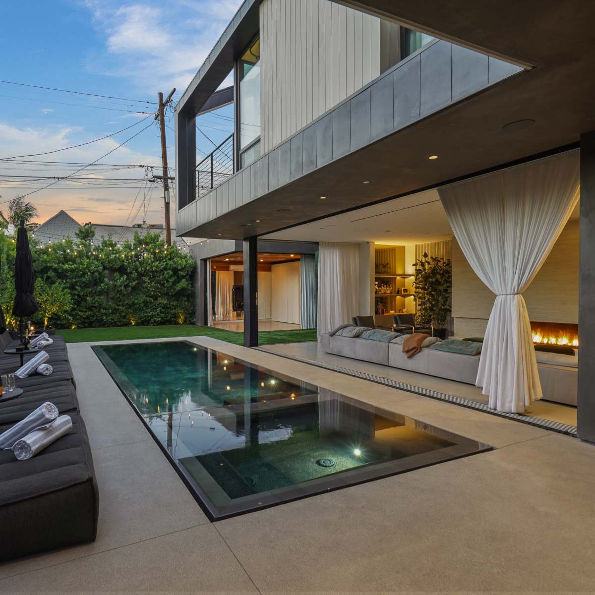 Chic Poolside Lounge & Event Space, Los Angeles, CA | Event | Peerspace