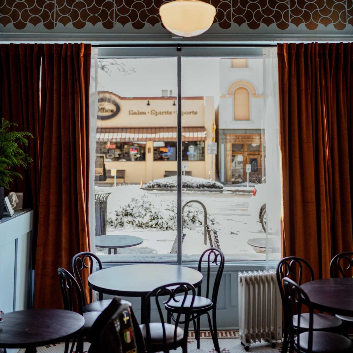 Downtown Lounge with Retro Vibes, Prescott, AZ | Event | Peerspace