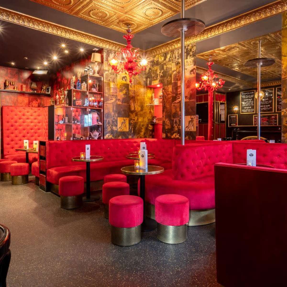 Sexy boudoir in Paris Pigalle Red Light District, Paris | Production | Peerspace