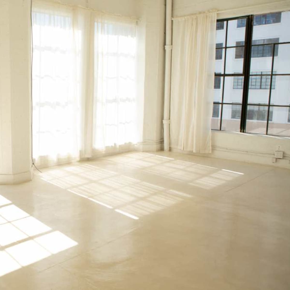 Minimal loft with amazing ambience for intimate gatherings, Los Angeles ...