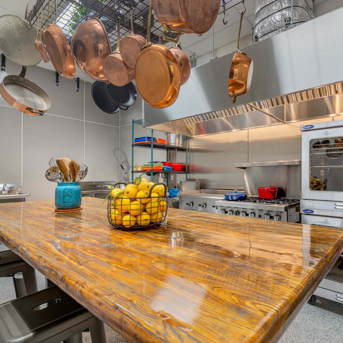 La Kitchen Studio. Accredited Kitchen Stage For Pro Film And ...