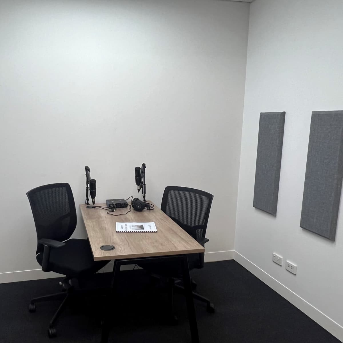 Lagoon I Podcast Room, SOUTH MELBOURNE | Off-Site | Peerspace